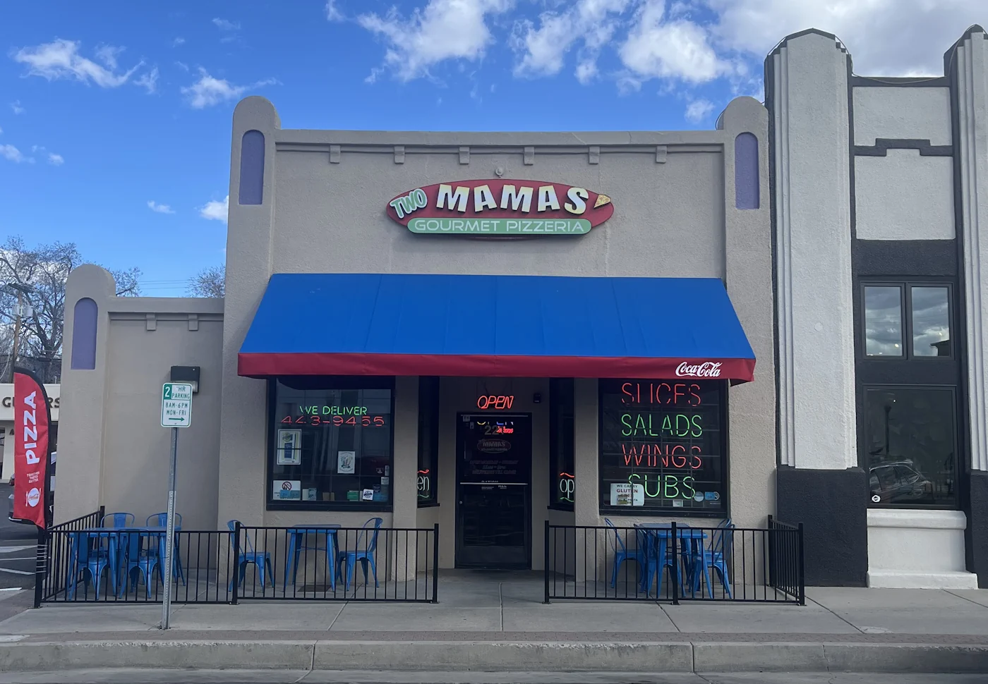 Mamas pizzeria store